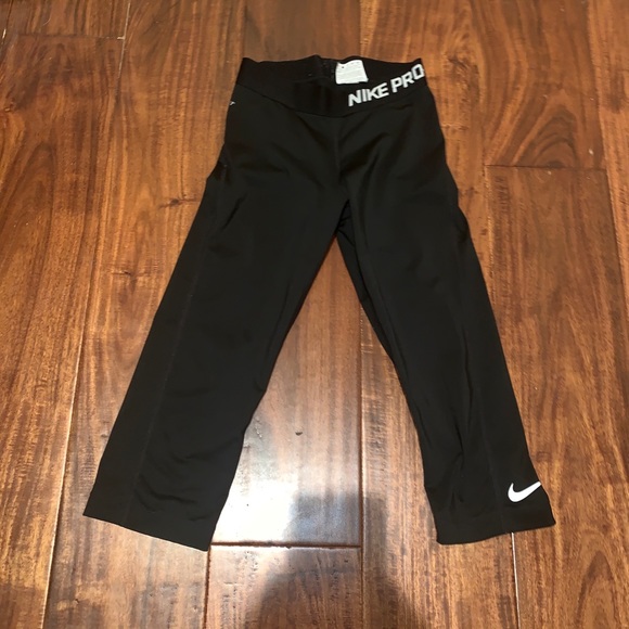 Pants & Jumpsuits | Nike Pro Pantscapri | Poshmark